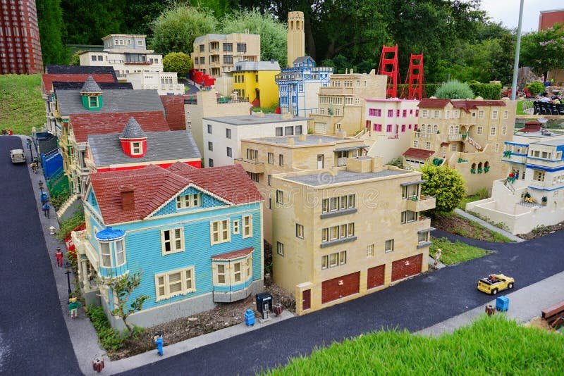 Lego mini street editorial image. Image of freedom, foliage - 64644065