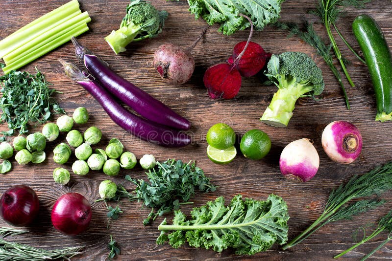 Legumes Frescos Roxos E Verdes Imagem de Stock - Imagem de roxo, grupo ...