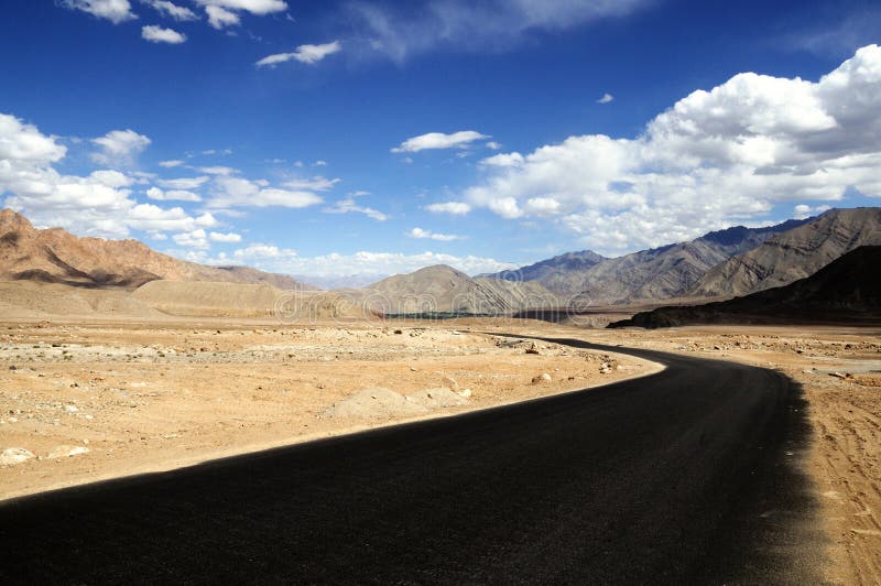 Leh Srinagar Highway stock photo. Image of road, highway - 14066634