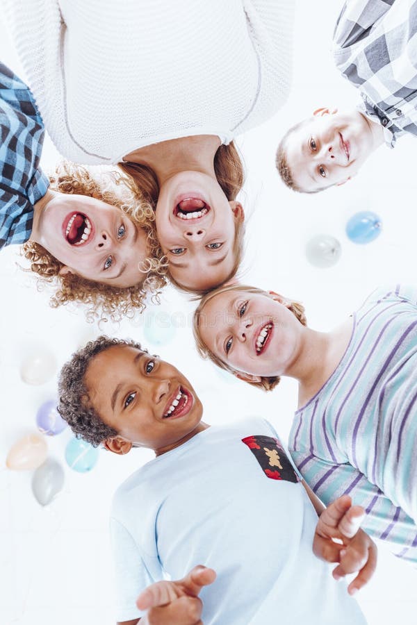 Lektid i dagis arkivfoto. Bild av gyckel, glädje, skratt - 103946264