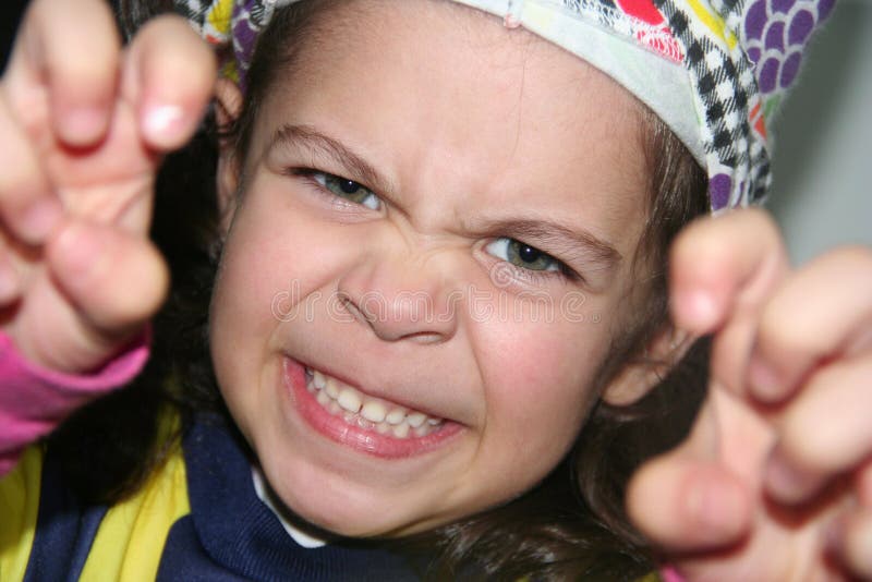 Lelijk meisje stock afbeelding. Image of afschuwelijk - 24855555