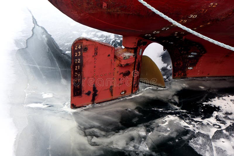 Leme do navio de carga imagem de stock. Imagem de hélice - 123534943