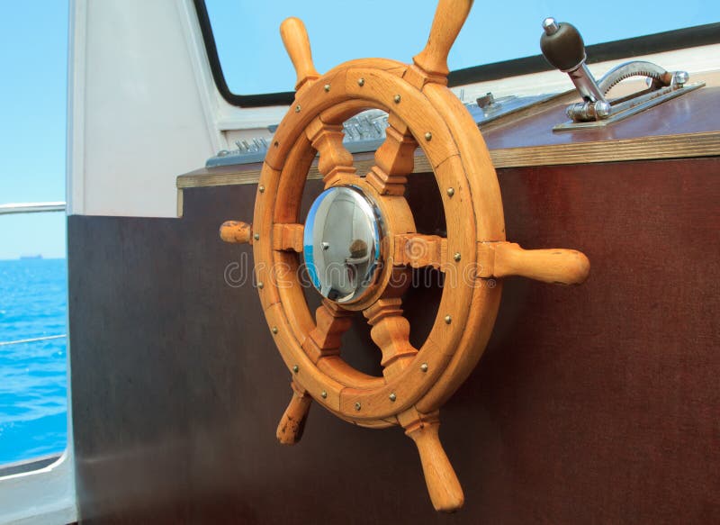 Leme Do Navio No Wheelhouse Foto de Stock - Imagem de objeto ...
