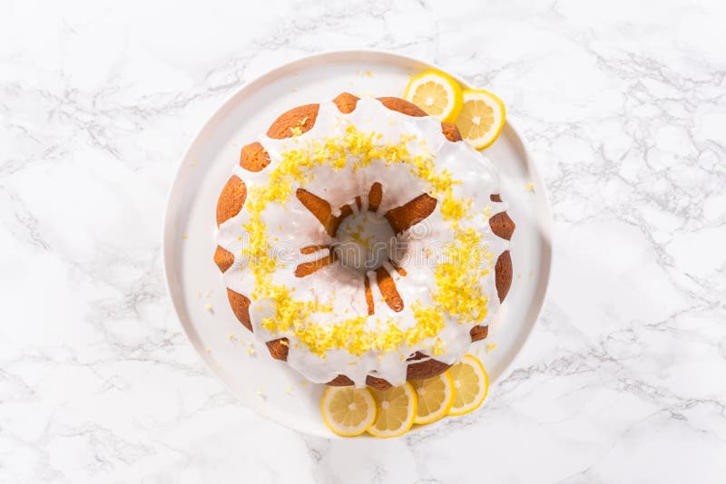 Lemon bundt cake stock image. Image of plant, fruit - 273231441