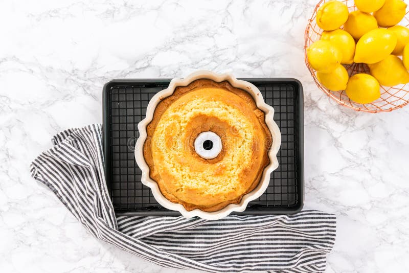 Lemon bundt cake stock image. Image of plant, organic - 273236973