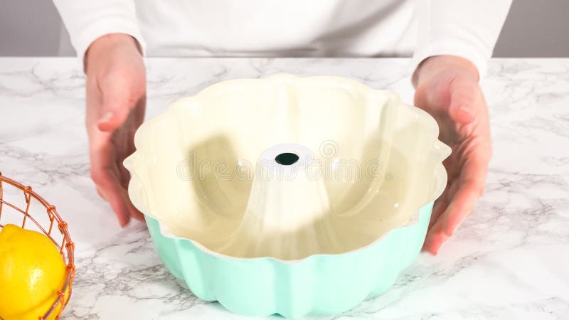 Lemon bundt cake stock photo. Image of cake, sweets - 266194404