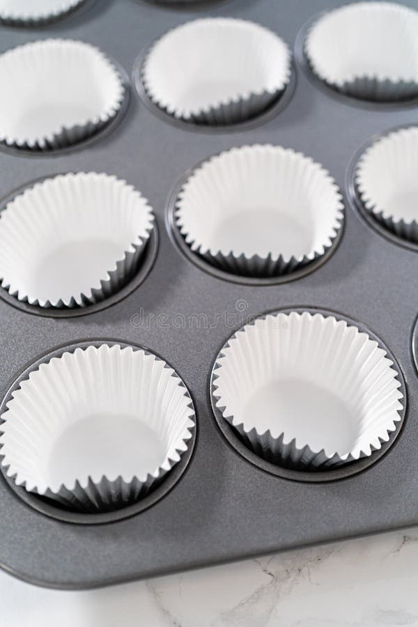 Lemon cupcakes stock image. Image of frosting, baking - 256143113