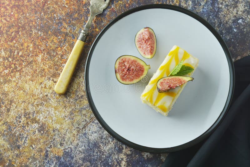 Lemon Drizzle Cake, Lemon Crust Cake Dessert Stock Image - Image of ...