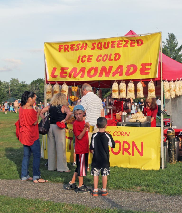 Lemonade Stand editorial stock image. Image of citrus - 26063384