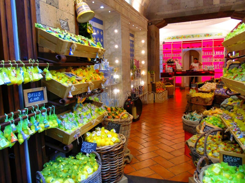 Italian lemons. editorial image. Image of mercantile - 54519735