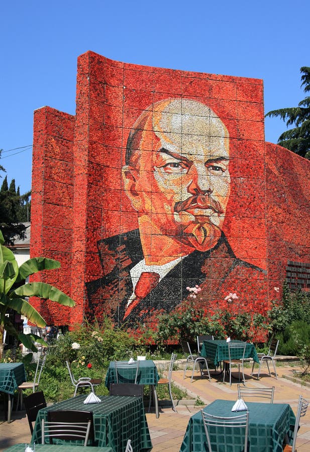 Lenin monument stock image. Image of sochi, monument, summer - 6800617
