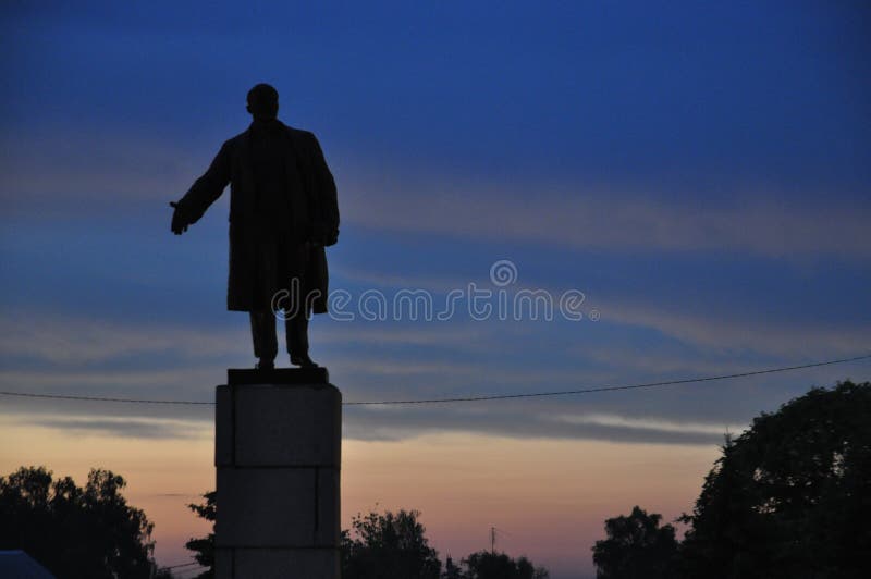 Lenin monument in the dark stock image. Image of leader - 188870181