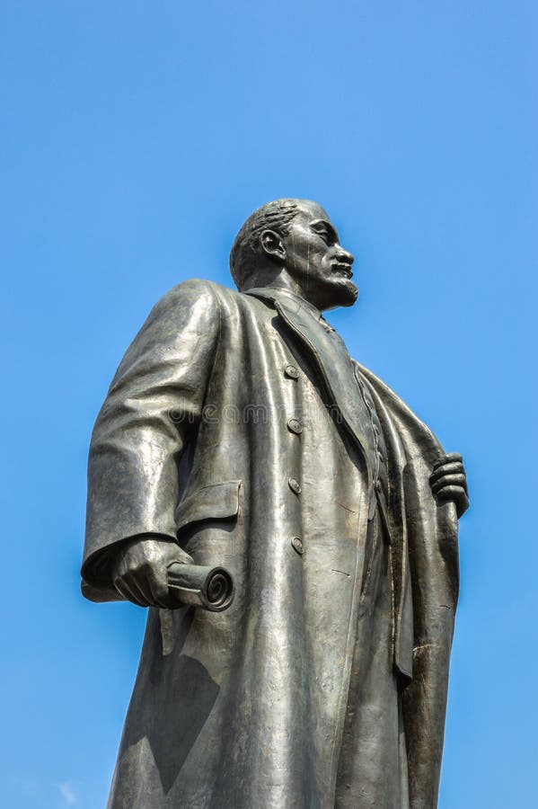 Lenin monument editorial stock photo. Image of closeup - 81266673