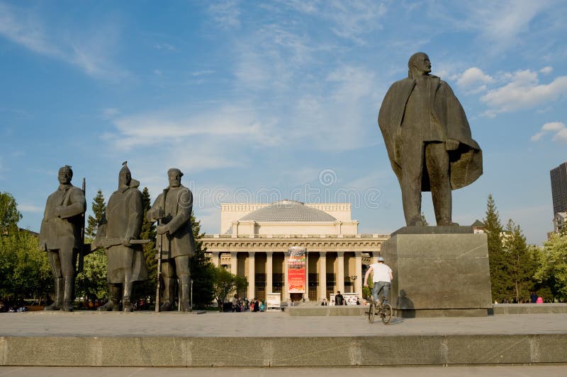 Lenin Monument in Novosibirsk Editorial Stock Image - Image of ...