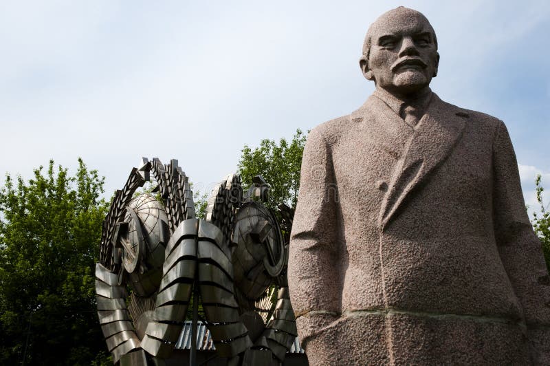 Lenin Statue - Fallen Monument Park - Moscow Stock Image - Image of ...
