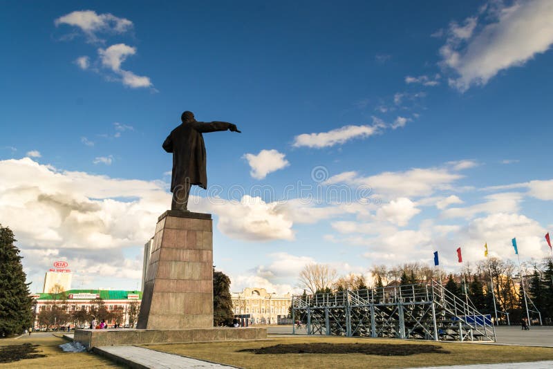228 Statue Finger Pointing Stock Photos - Free & Royalty-Free Stock ...