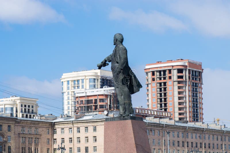 Lenin statue monument stock image. Image of narva, revolution - 91013905