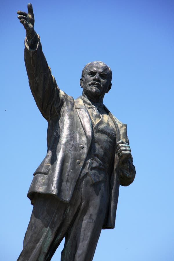 Lenin statue editorial stock photo. Image of communism - 15492683