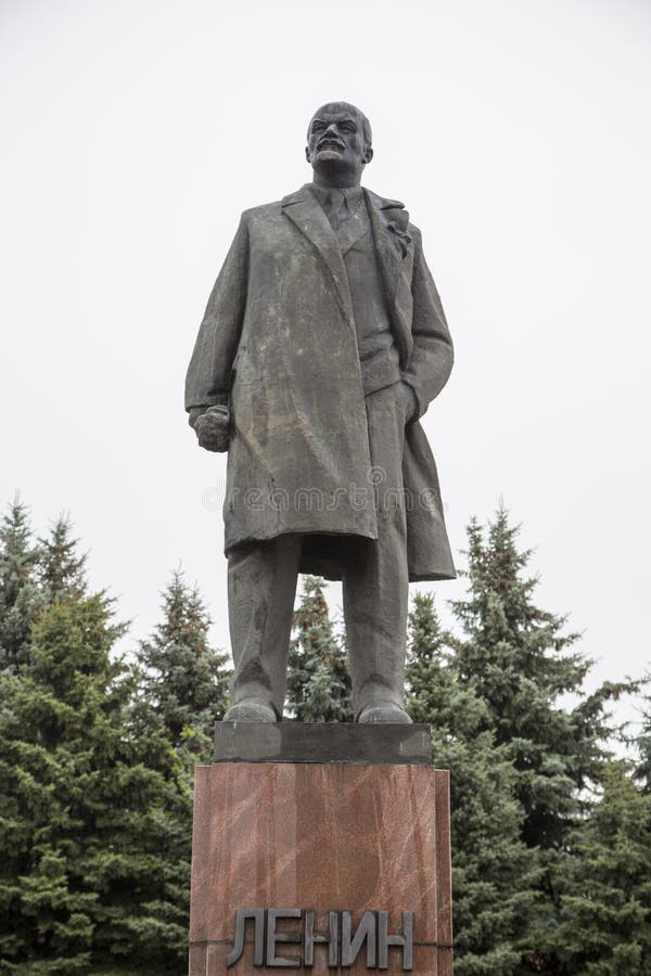 A Lenin Statue in Chernobyl Editorial Stock Image - Image of sites ...