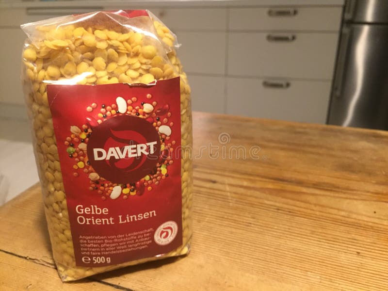 Lentejas De Oriente Del Amarillo De DAVERT Foto editorial - Imagen de ...