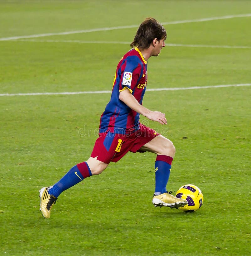 Leo Messi in action editorial photo. Image of barcelona - 17813511