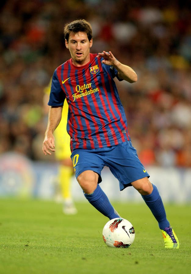 Leo Messi in action editorial photography. Image of spain - 10995282