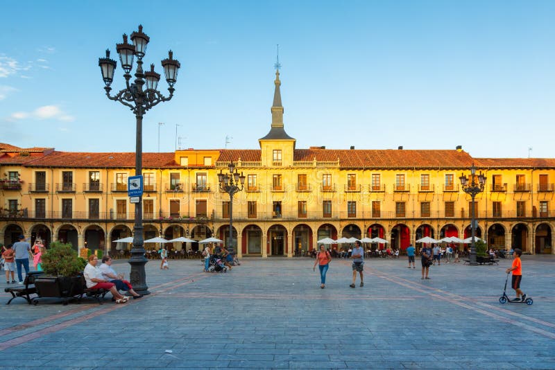 LEON CASTILLA, SPAIN - Sunset View Editorial Photo - Image of ...