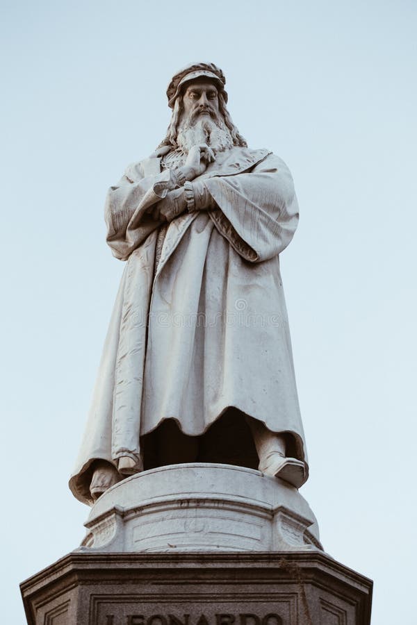 Leonardo Da Vinci Statue at Milan Stock Photo - Image of street ... Leonardo Da Vinci Statue at Milan Stock Photo - Image of street ...