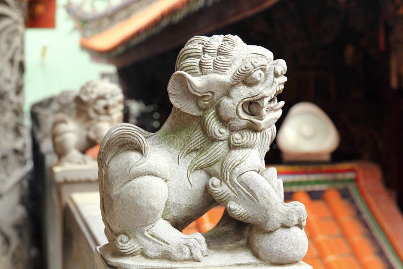 Leones chinos imagen de archivo. Imagen de siglo, chino - 13202465