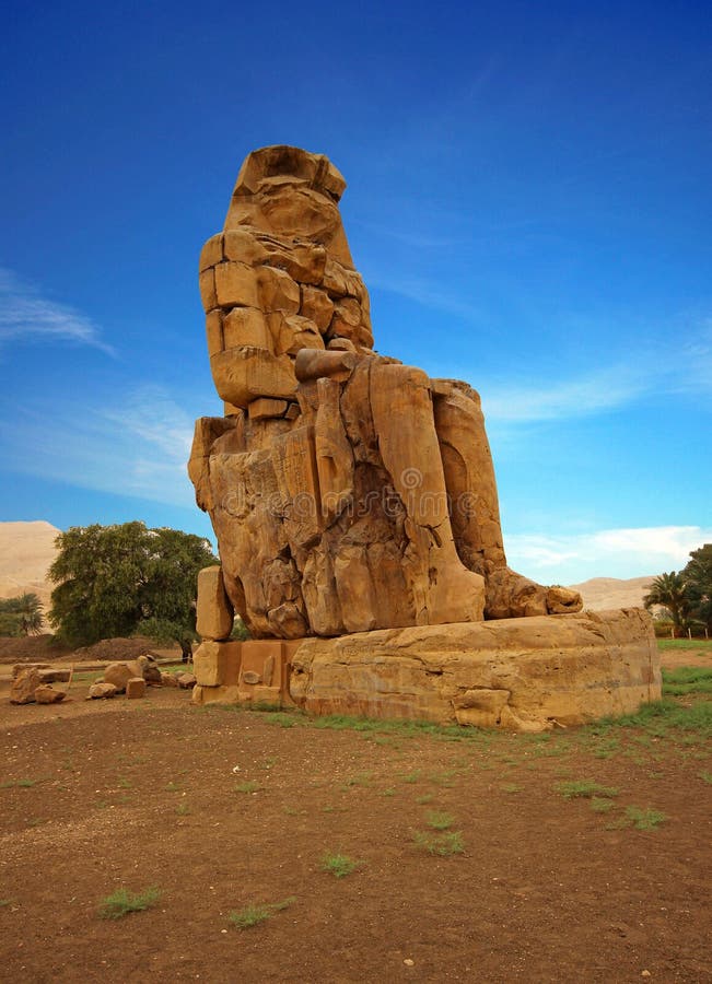 Les Colosses De Memnon, Louxor, Egypte Photo stock - Image du monument ...