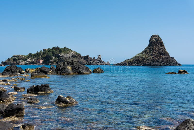 Îles de cyclopes, Italie photo stock. Image du éolien - 124397052
