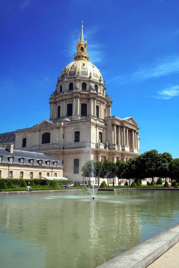 Les Invalides, Parigi fotografia stock. Immagine di antico - 97696268