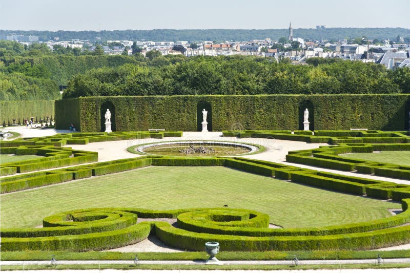 Les Jardins Du Palais De Versailles Photo stock - Image of jardin ...