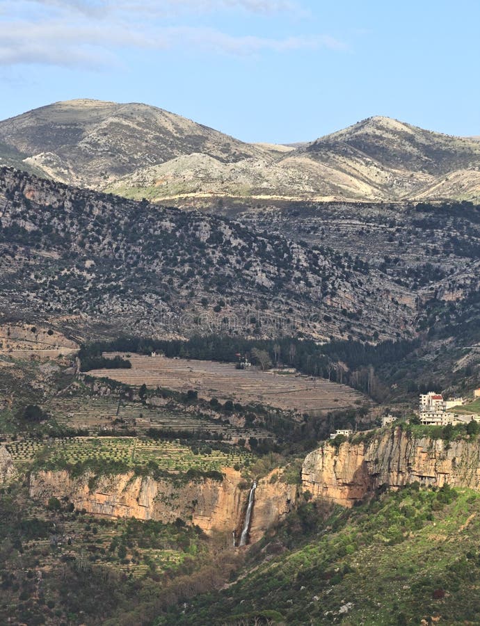 Les Montagnes Du Liban Photos Stock - Téléchargez 464 Photos libres de ...