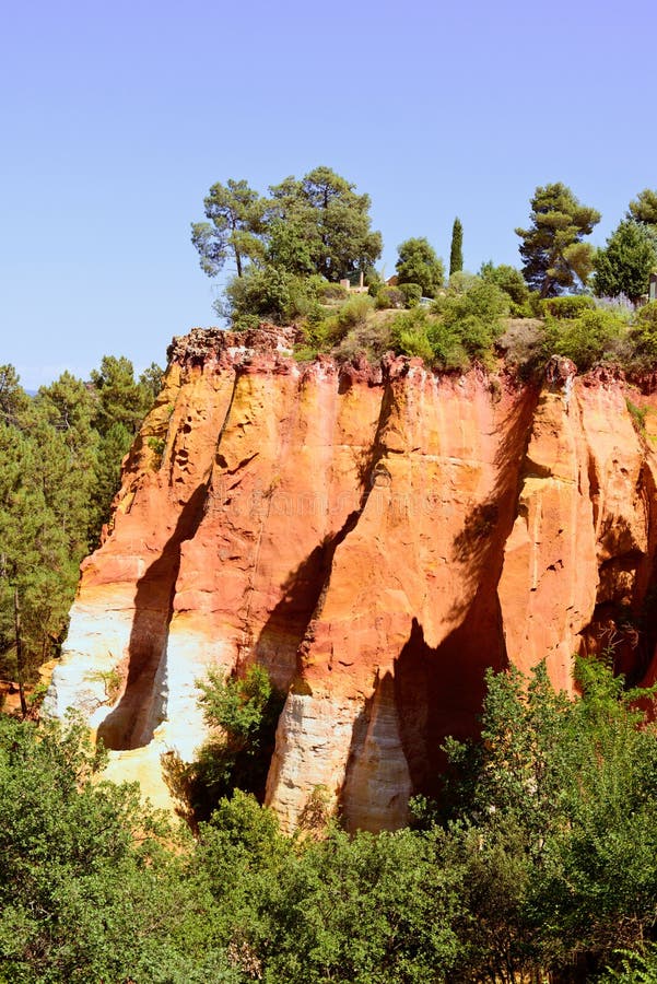 Les Ocres Du Roussillon, Red Rock. Provence Stock Image - Image of ...