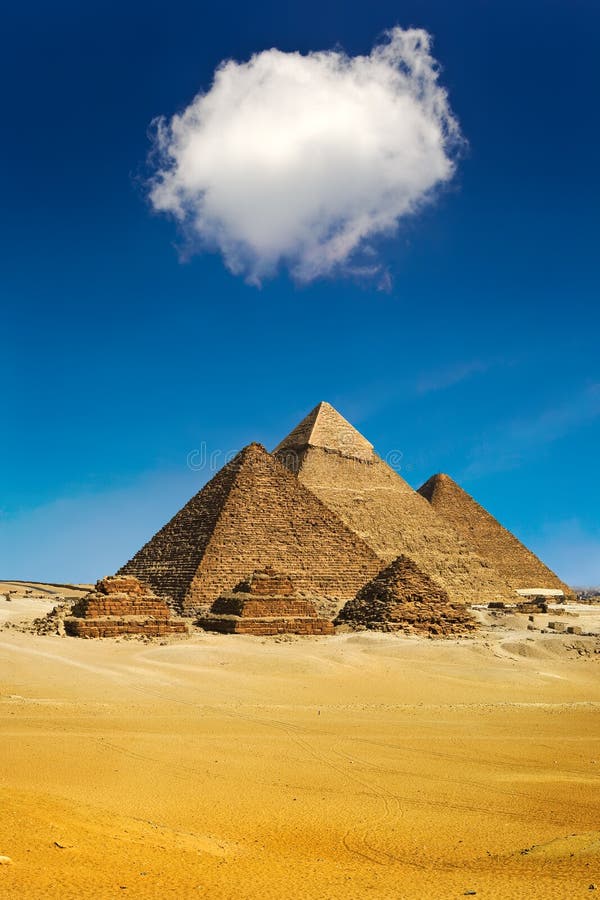 Les Pyramides de Gizeh image stock. Image of architecture - 24957677