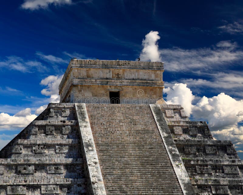 Les Temples De Chichen Le Temple D'itza Au Mexique Photo stock - Image ...