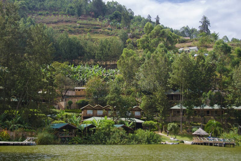 Lac Bunyonyi en Ouganda image stock. Image du toujours - 11046455