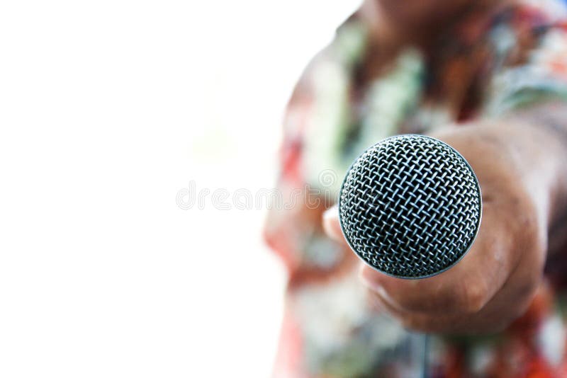 Les Types Apportent Un Micro Pour Chanter Ou Parler. Photo stock ...