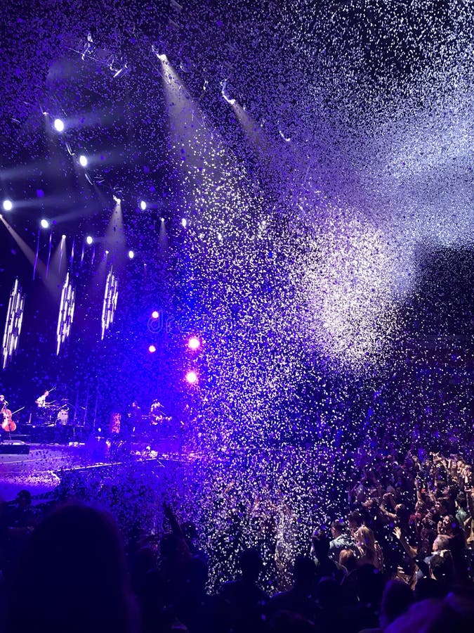 Let it rain confetti editorial stock image. Image of confetti - 105361474