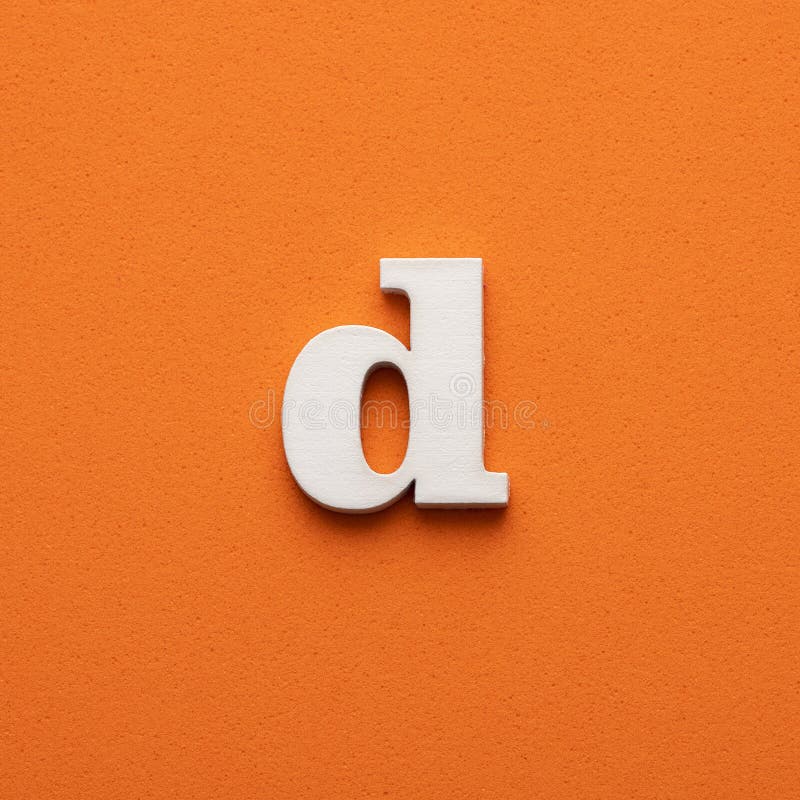 Letra Blanca En Minúscula D Sobre Fondo De Espuma Naranja Imagen De Archivo Imagen De Infantil
