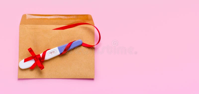 Letra Con La Prueba De Embarazo Imagen de archivo - Imagen de ...