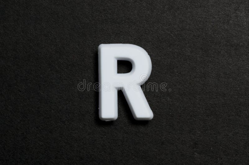 Letra Pegboard R Sobre Fondo Negro Imagen de archivo - Imagen de ...