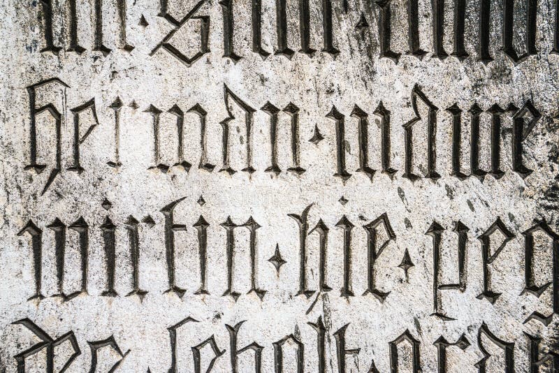 Letras en la pared foto editorial. Imagen de grabado - 116552706