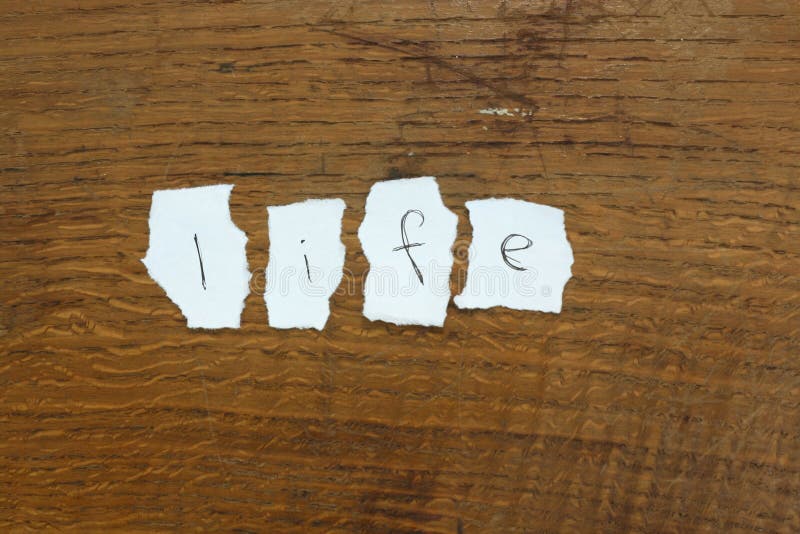 161 Letras Rasgadas Fotos de stock - Fotos libres de regalías de Dreamstime