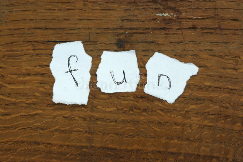 Letras Rasgadas Contra El Fondo De Madera Foto de archivo - Imagen de ...