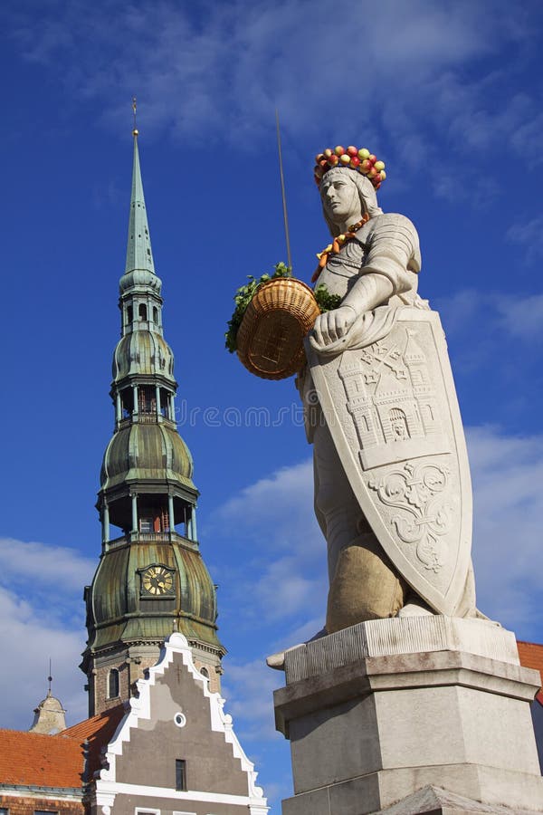 Lettland: Statue Von Roland in Riga Stockfoto - Bild von mitesser ...