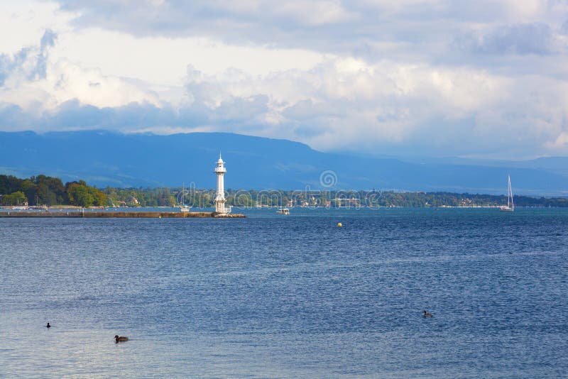 Leuchtfeuer Auf Dem See Leman in Genf, Stockbild - Bild von leuchtfeuer ...