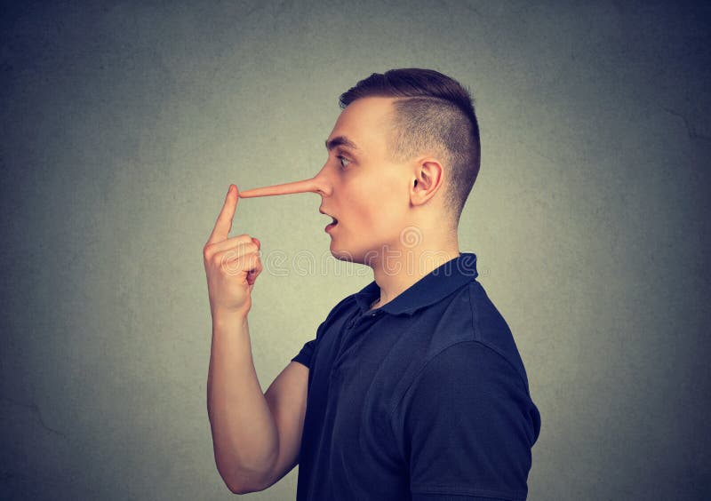 Sluwe Jonge Mens Met Lange Neus Die Op Mobiele Telefoon Op Grijze ...