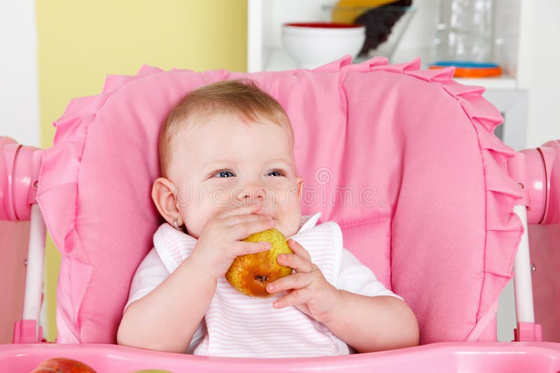 Babymeisje Die Een Banaan Eten Stock Foto - Image of pret, zoet: 48711048